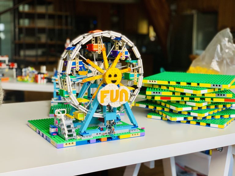Building LEGO City Amusement Park - Little Bins and Bricks